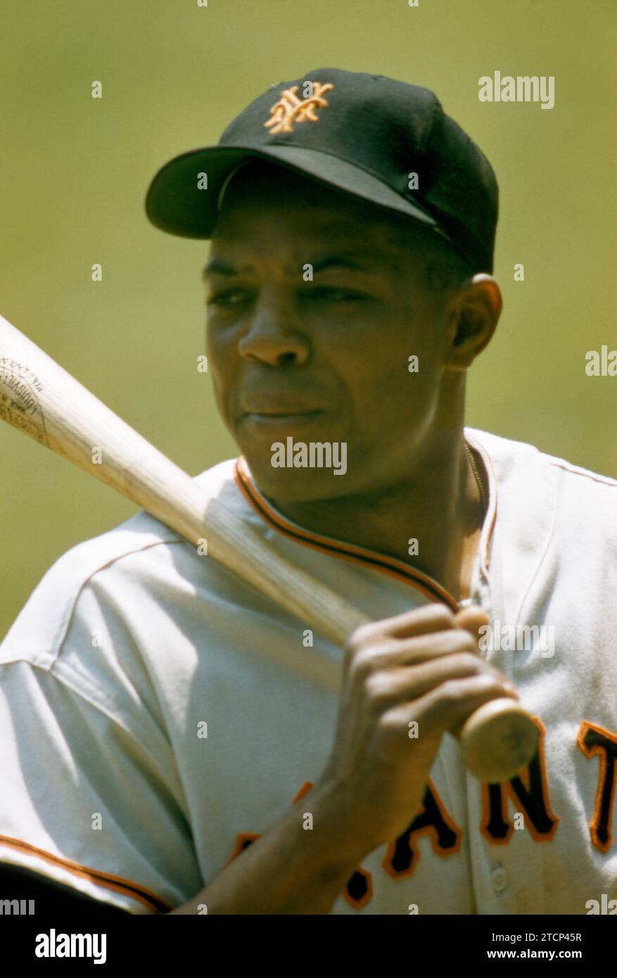 NEW YORK, NY - 1957: Willie Mays #24 of the New York Giants poses for a ...