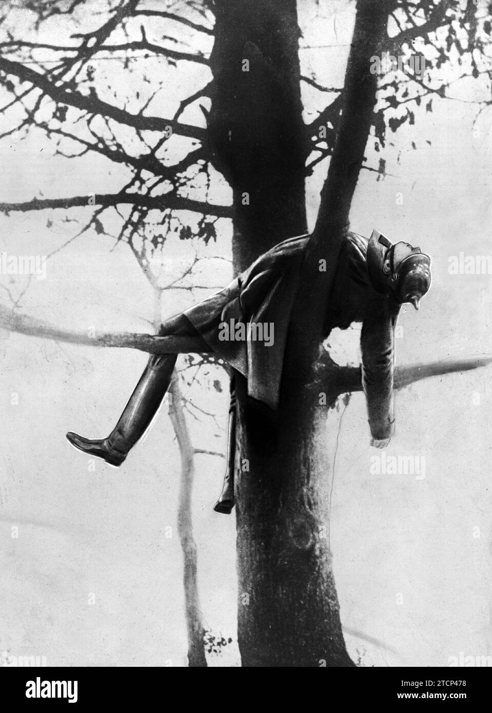 12/31/1914. Horrors of War. Corpse of a German officer who was killed ...