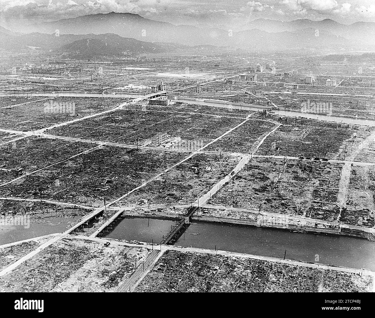 Hiroshima and nagasaki bombing hi-res stock photography and images - Alamy