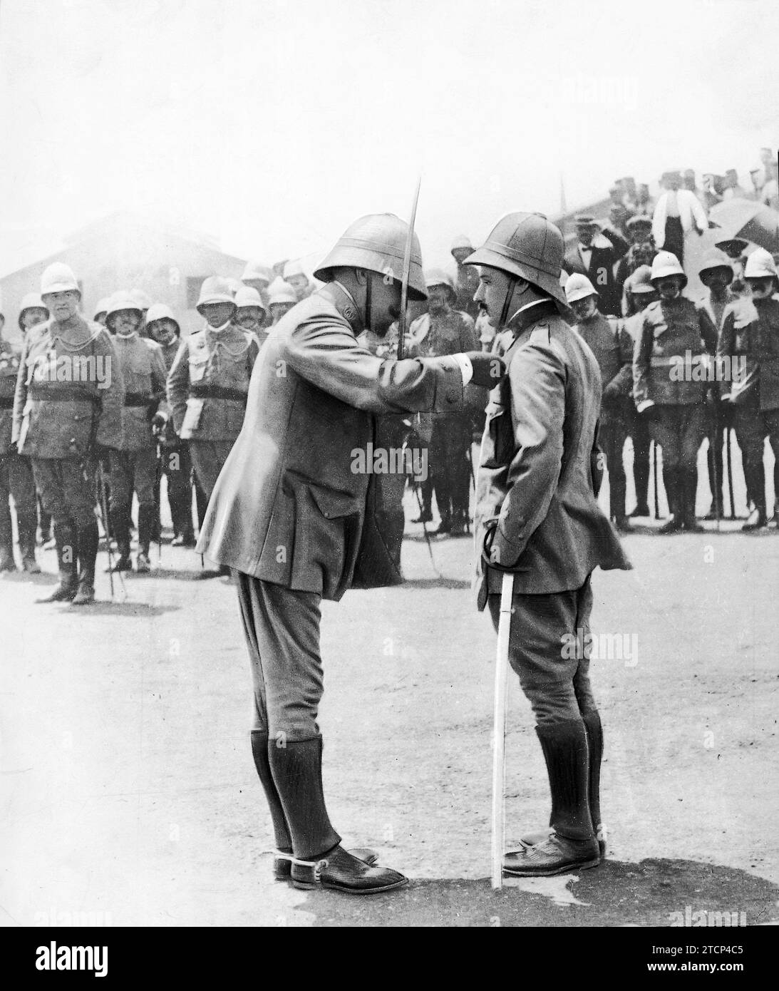 07/31/1913. Honoring a Hero. The lieutenant colonel of the Cazadores de ...
