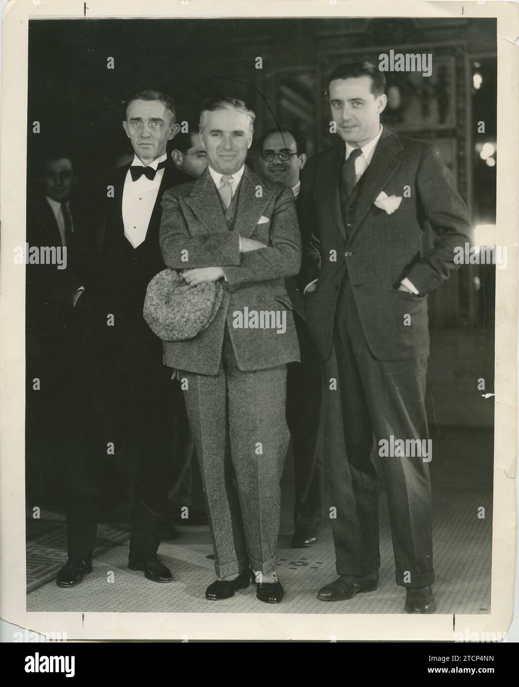 01/01/1929. Charlie Chaplin, with Edgar Neville and Ray Miller, leave ...