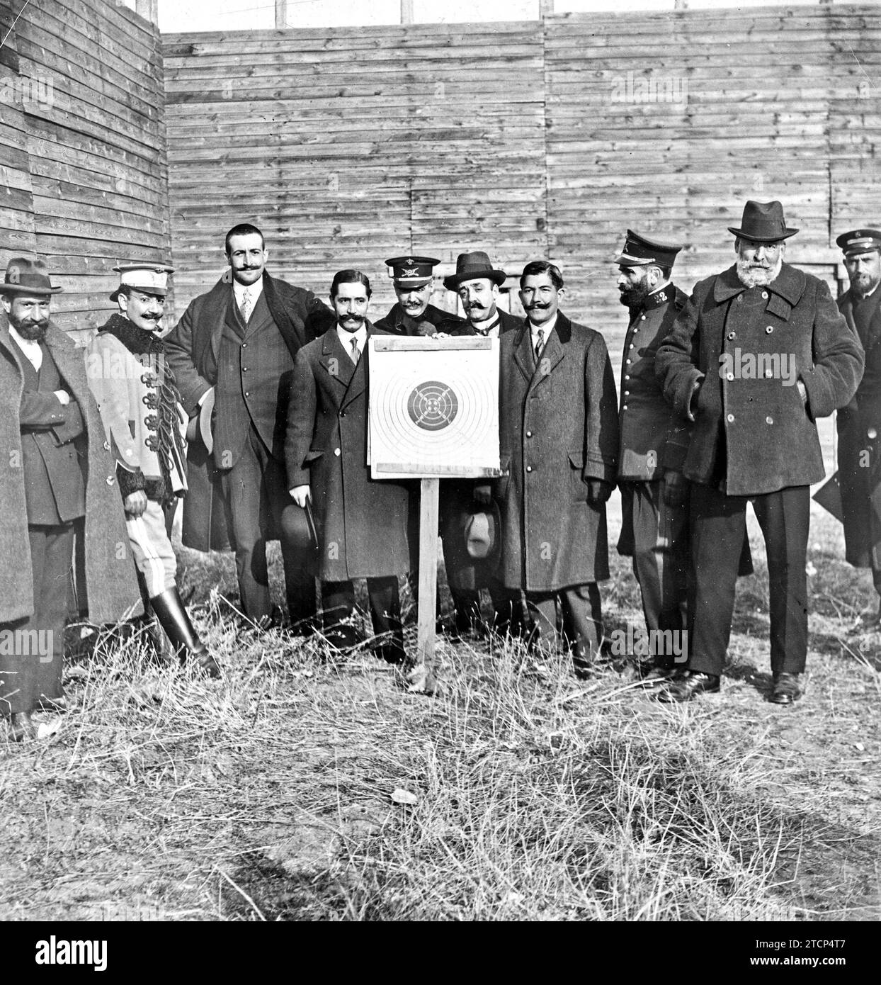 Short arms hi-res stock photography and images - Alamy