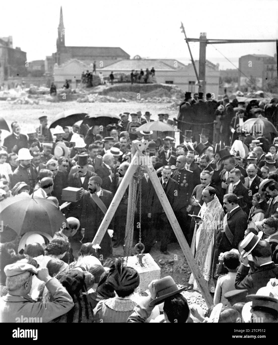08/31/1913. Honoring a Wise Man. Laying of the first stone of a ...