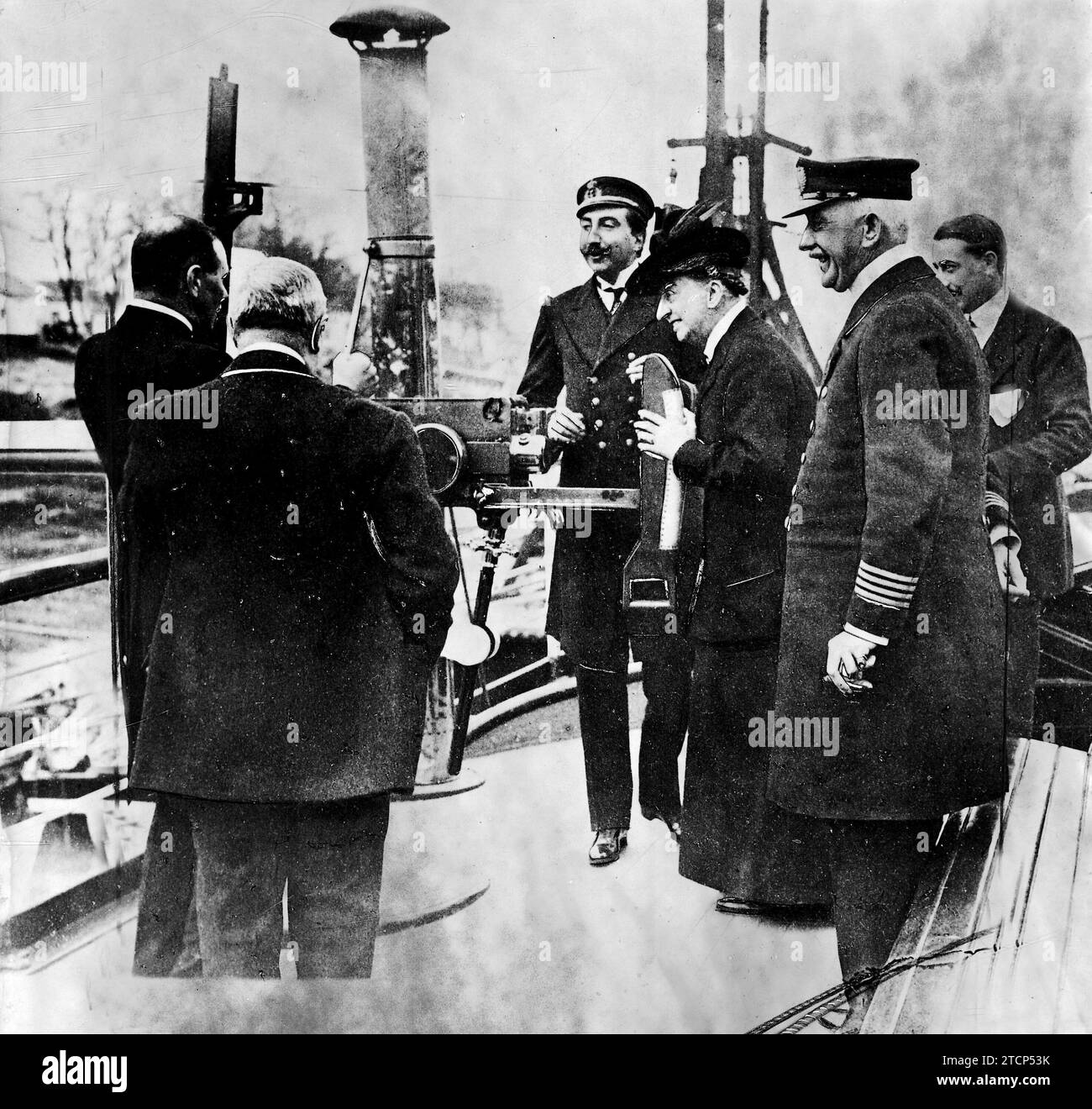 Officers and countess Black and White Stock Photos & Images - Alamy