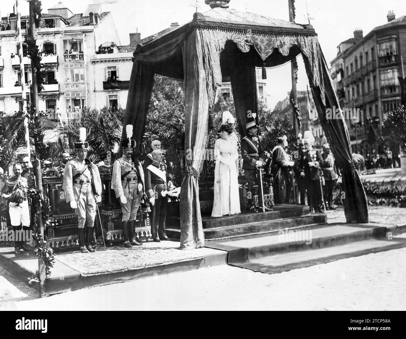 08/31/1913. The Royal tribune. The Kings, the Infante Don Carlos and ...