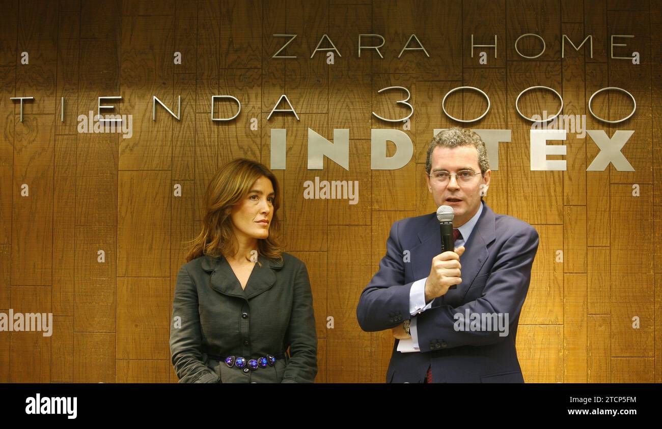Valencia, 10/16/2006. The CEO of Inditex Pablo Isla, accompanied by the ...