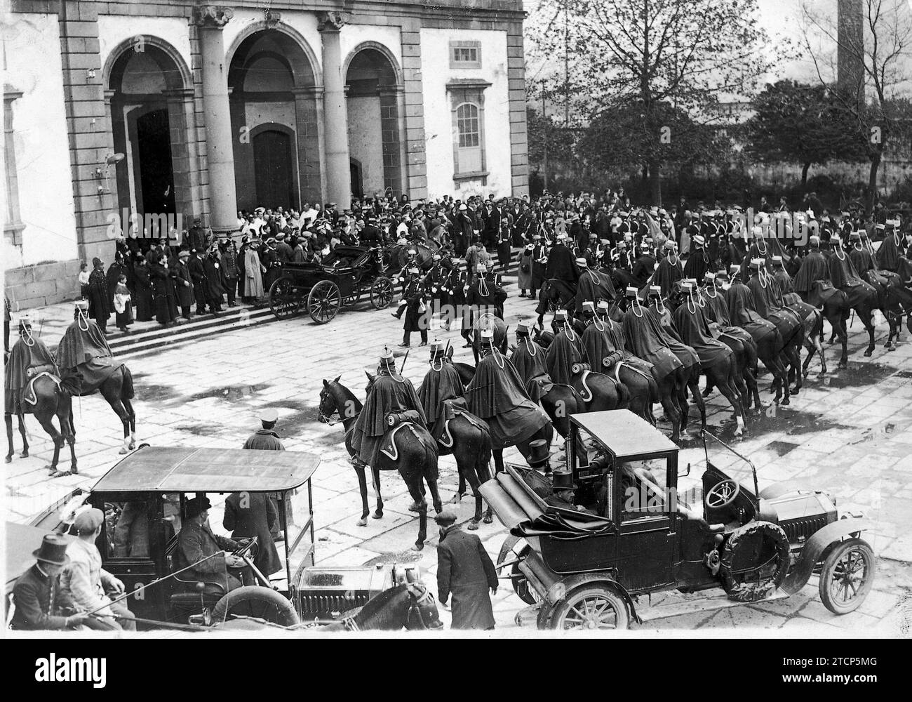 04/30/1913. The Infanta Doña Isabel in Ferrol. Appearance of the square ...