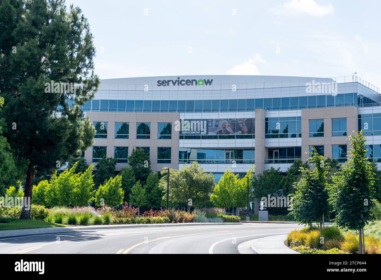 ServiceNow headquarters in Santa Clara, California, USA Stock Photo - Alamy