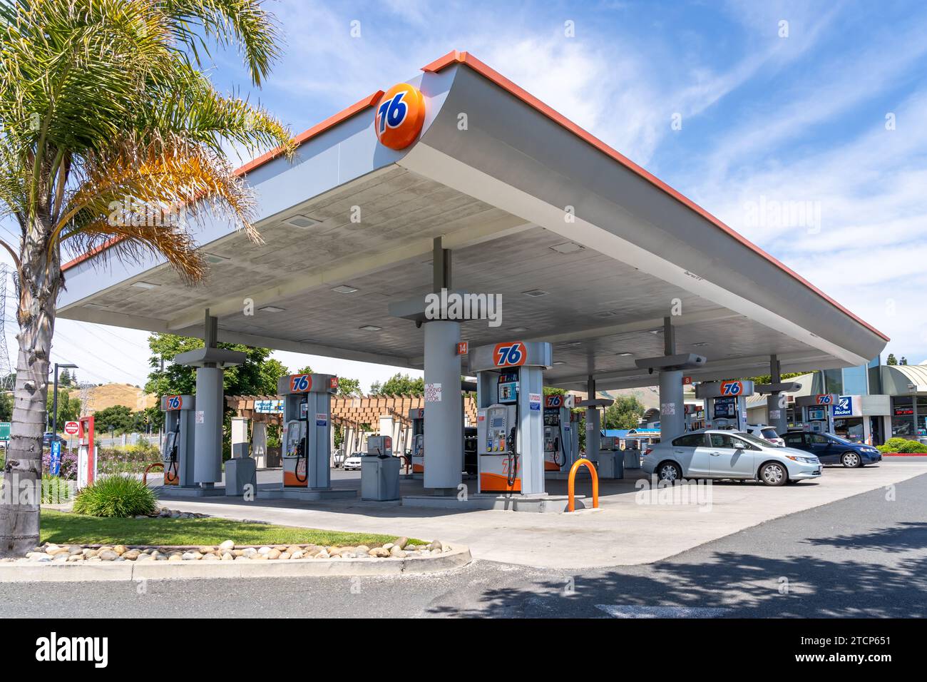 76 gas station hi-res stock photography and images - Alamy