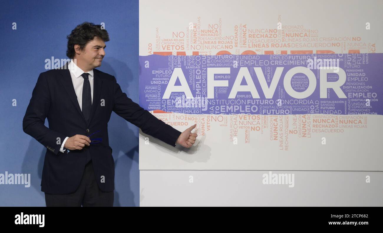 Slogan slogans campaign campaigns hi-res stock photography and images ...