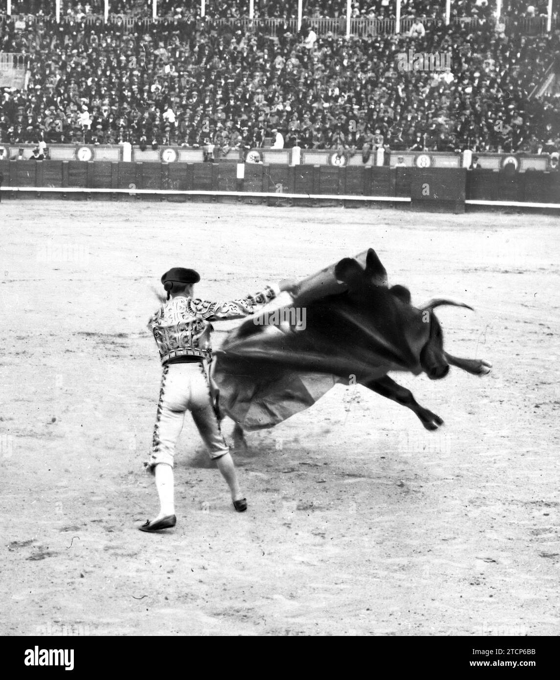 05/11/1915. From yesterday's bullfight in Madrid. The right-handed ...
