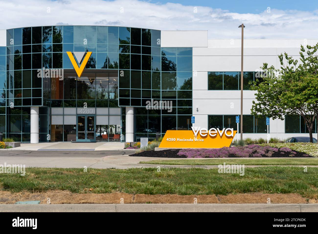 Veeva systems inc hi-res stock photography and images - Alamy