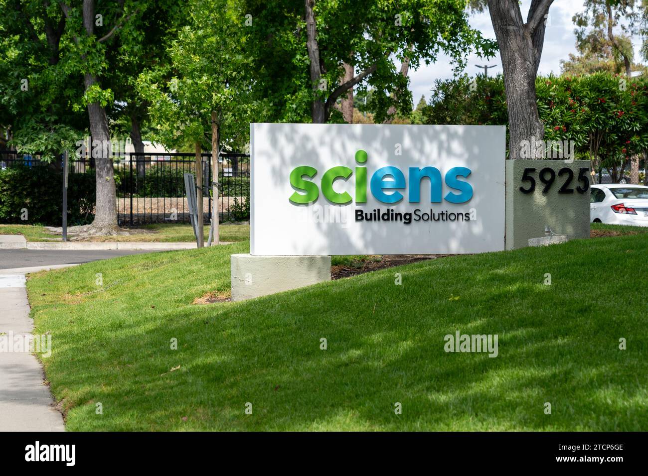 Clean agent fire suppression system hi-res stock photography and images ...