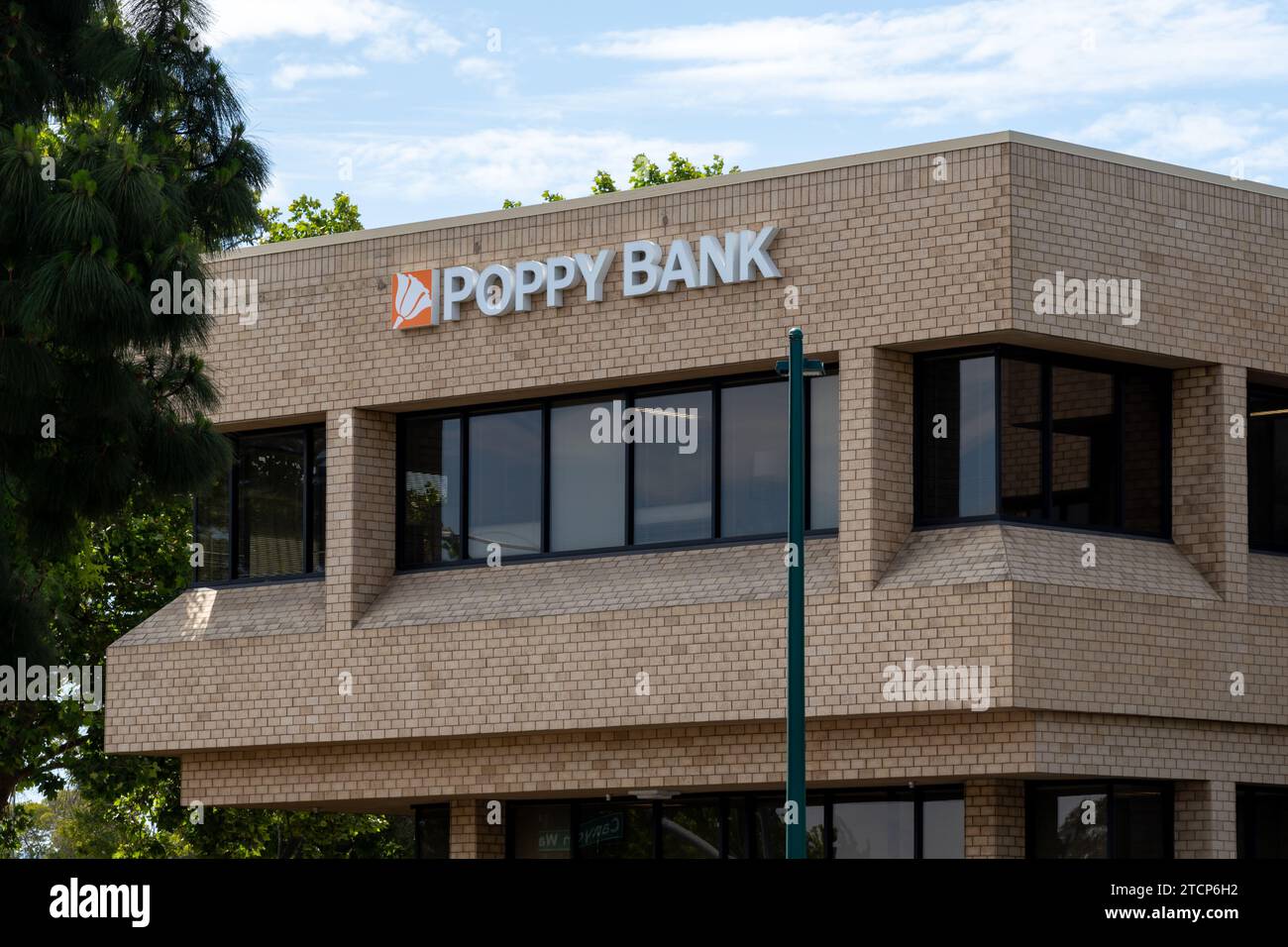 Poppy bank hi-res stock photography and images - Alamy