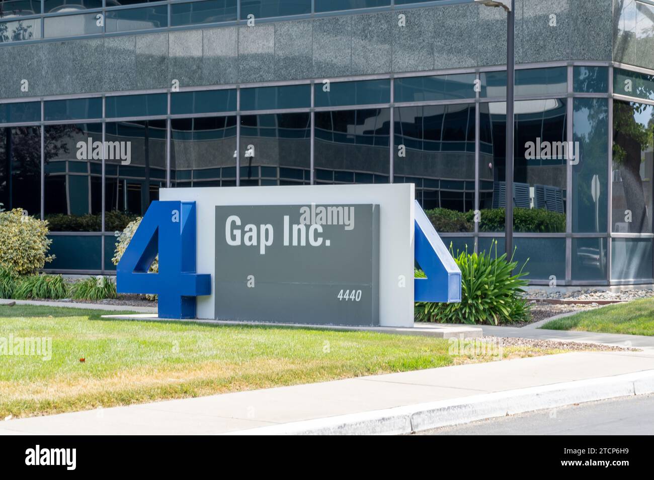 Gap Inc Corporate office in Pleasanton CA USA Stock Photo Alamy
