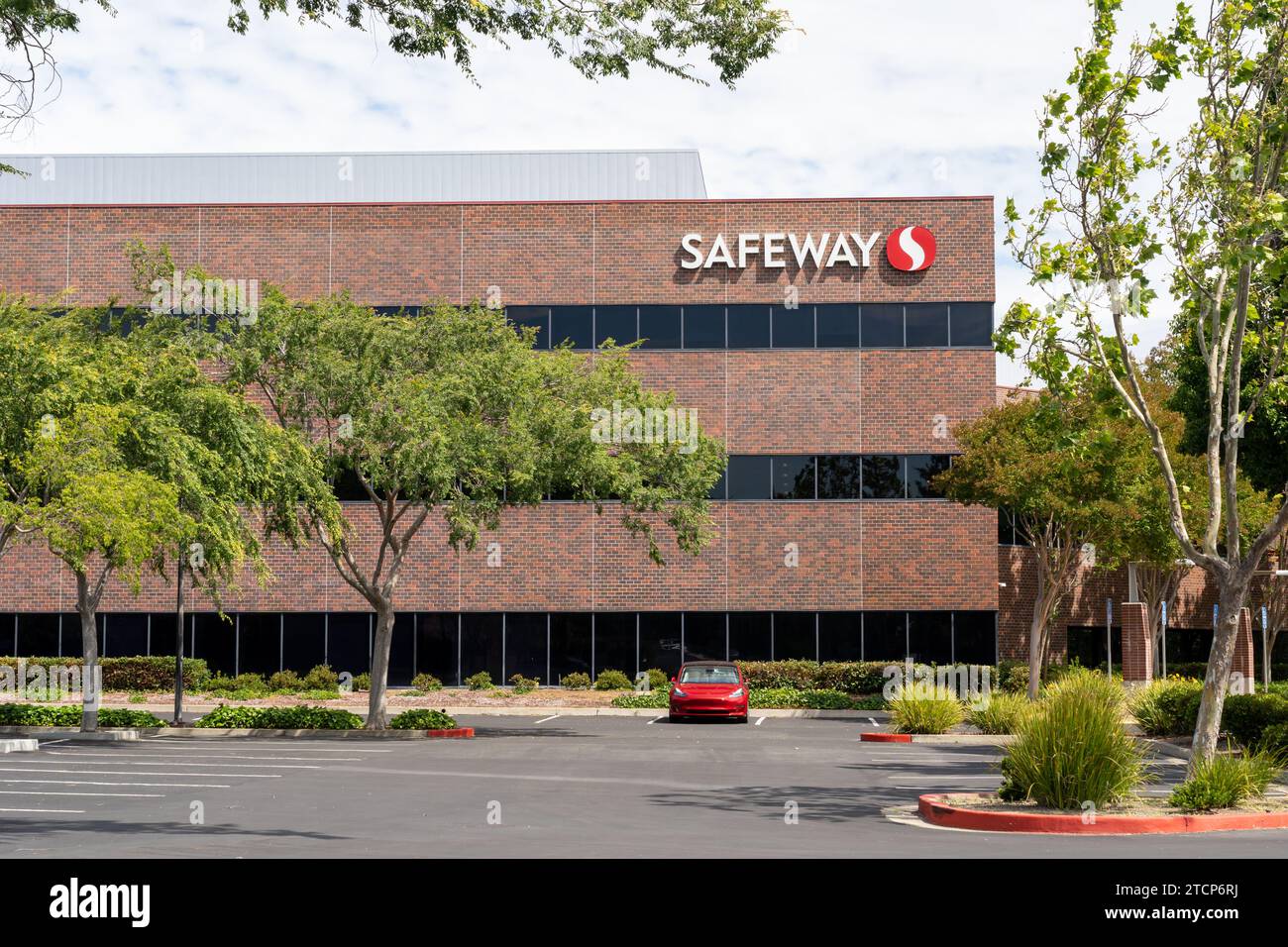 Safeway headquarters in Pleasanton, CA, USA Stock Photo - Alamy