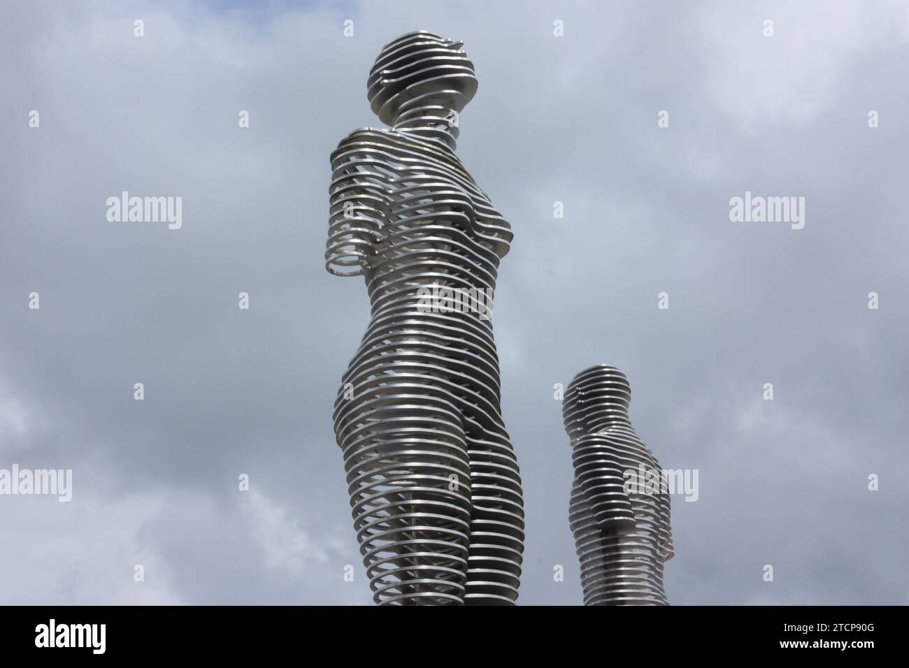 The Ali and Nino statue in Batumi, Georgia Stock Photo - Alamy