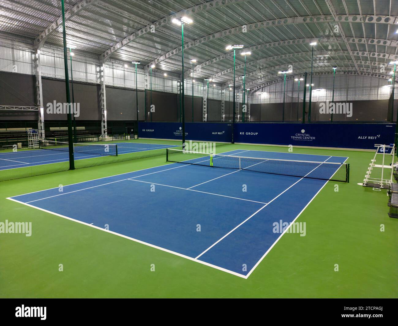 Interior tennis courts hi-res stock photography and images - Alamy