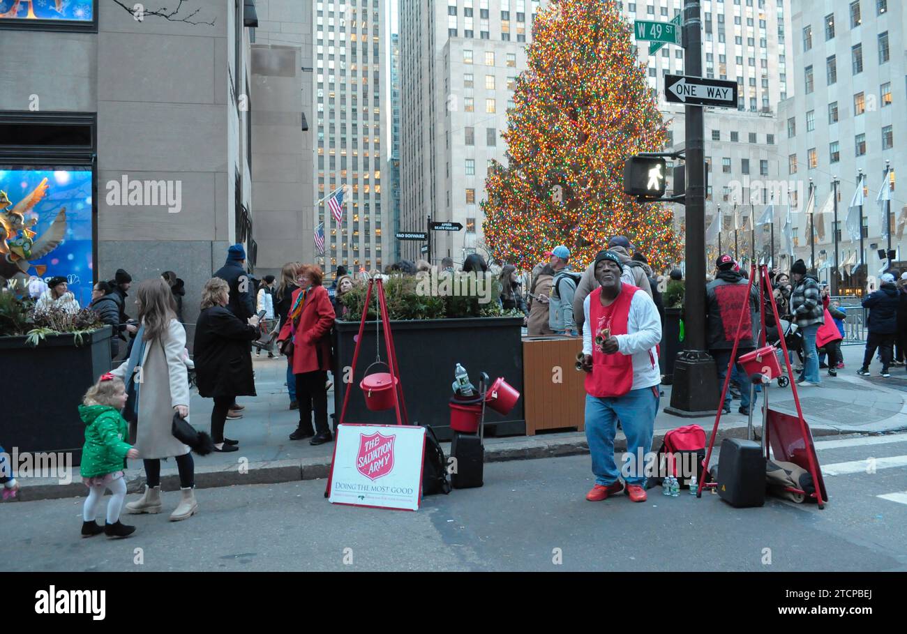 New York City, United States. 13th Dec, 2023. A man collecting ...