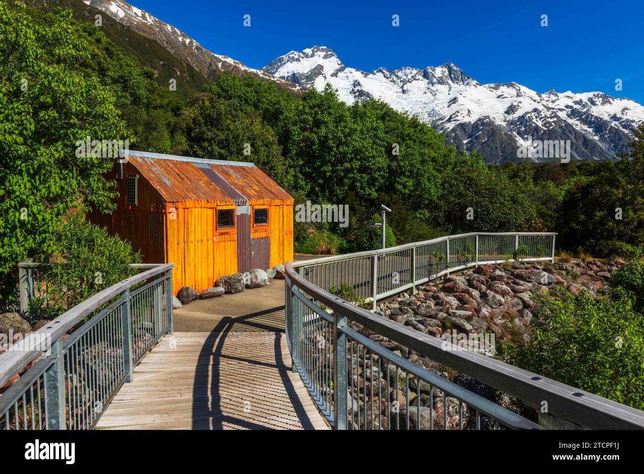 Historic alpine hut, Aoraki Mount Cook National Park, South Island, New ...