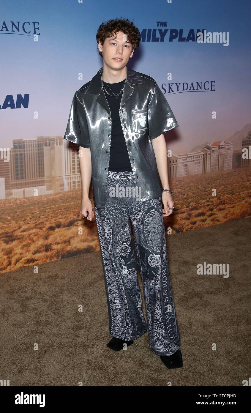 Las Vegas, NV, USA. 13th Dec, 2023. Van Crosby. Red Carpet World ...