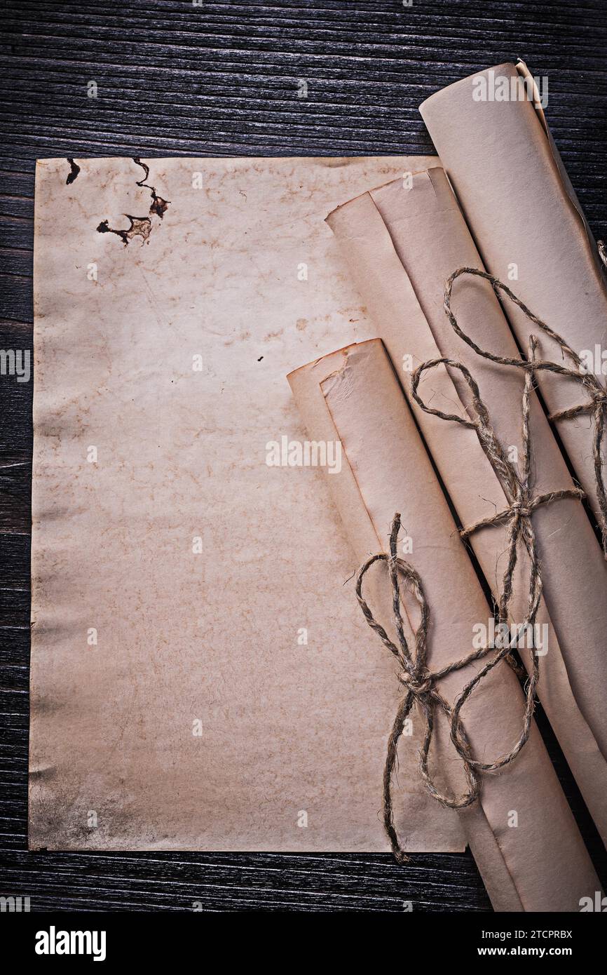 String bound hi-res stock photography and images - Alamy