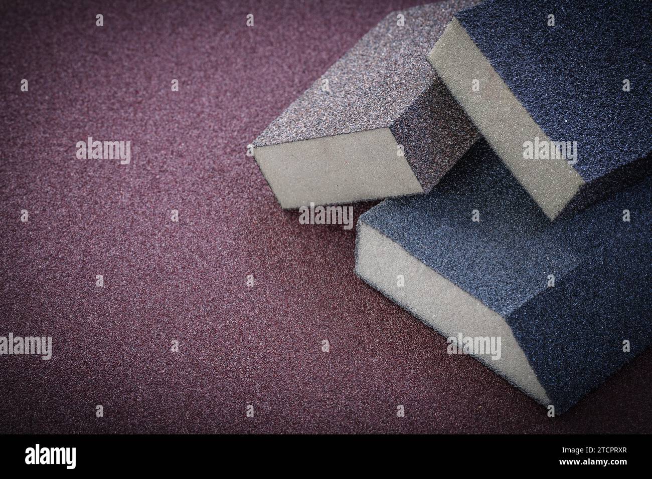 Abrasive sponges on polishing sheet Top view of abrasives Stock Photo - Alamy