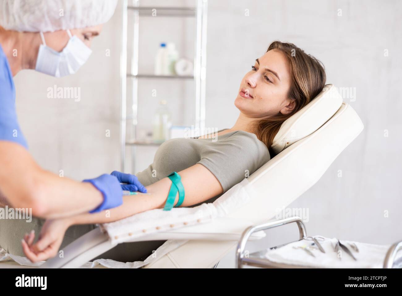 Senior blood draw hospital hi-res stock photography and images - Alamy