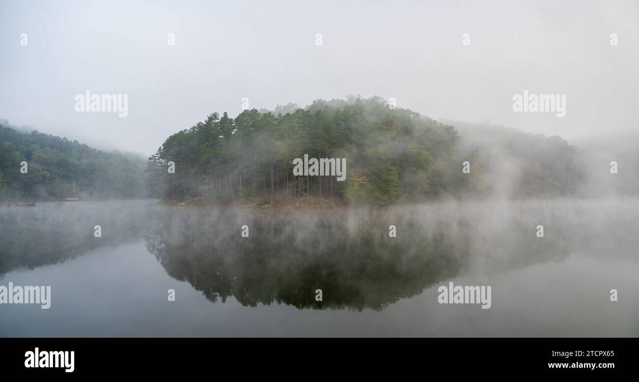 Lake Vesuvius Recreation Area at Wayne National Forest in Ohio Stock ...