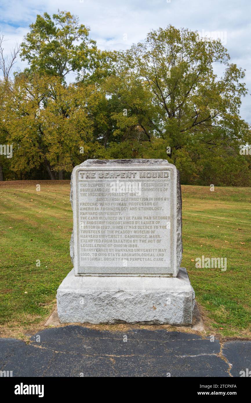 Serpent mound ohio hi-res stock photography and images - Alamy