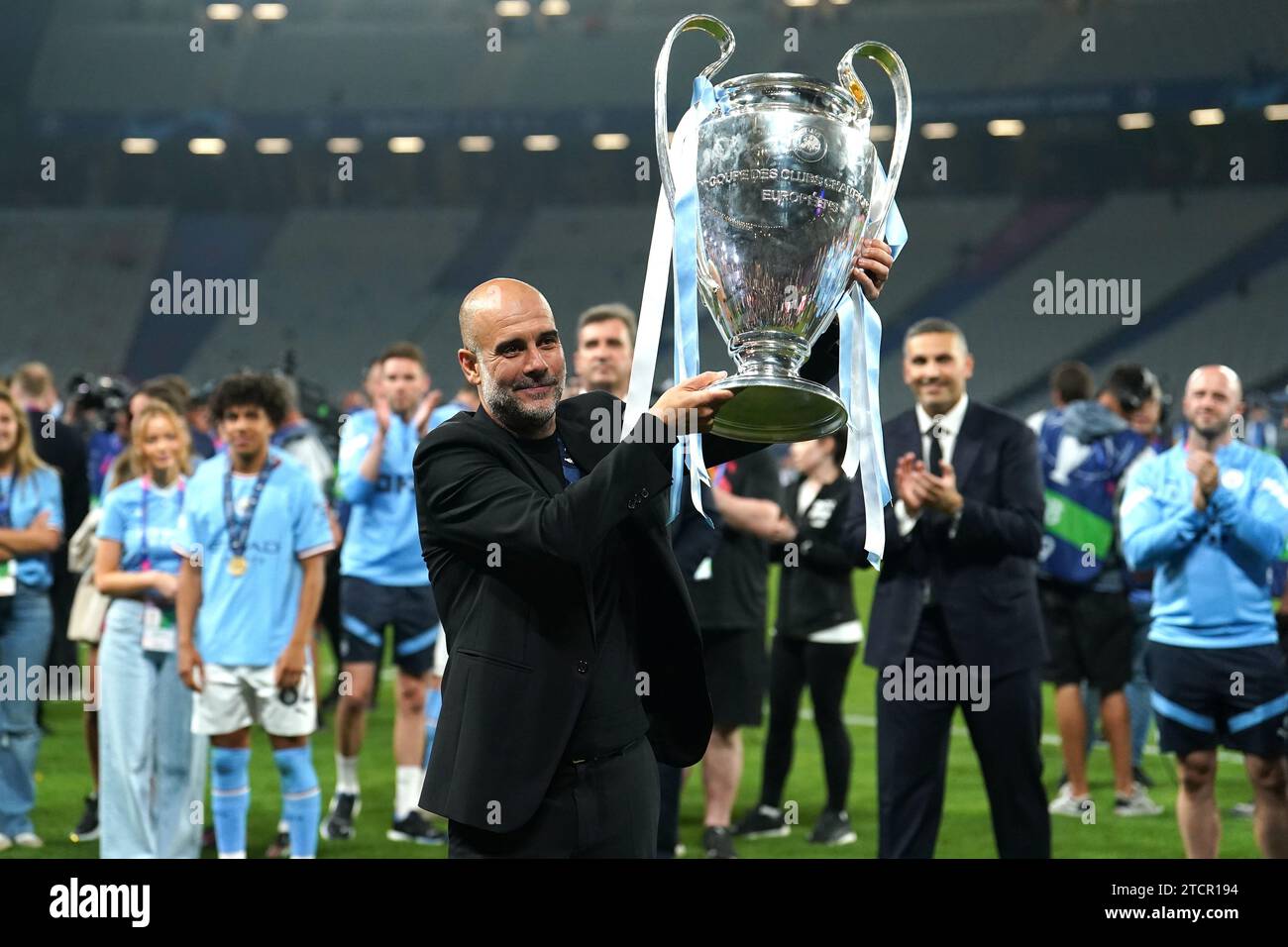1998 uefa cup final trophy hi-res stock photography and images - Alamy