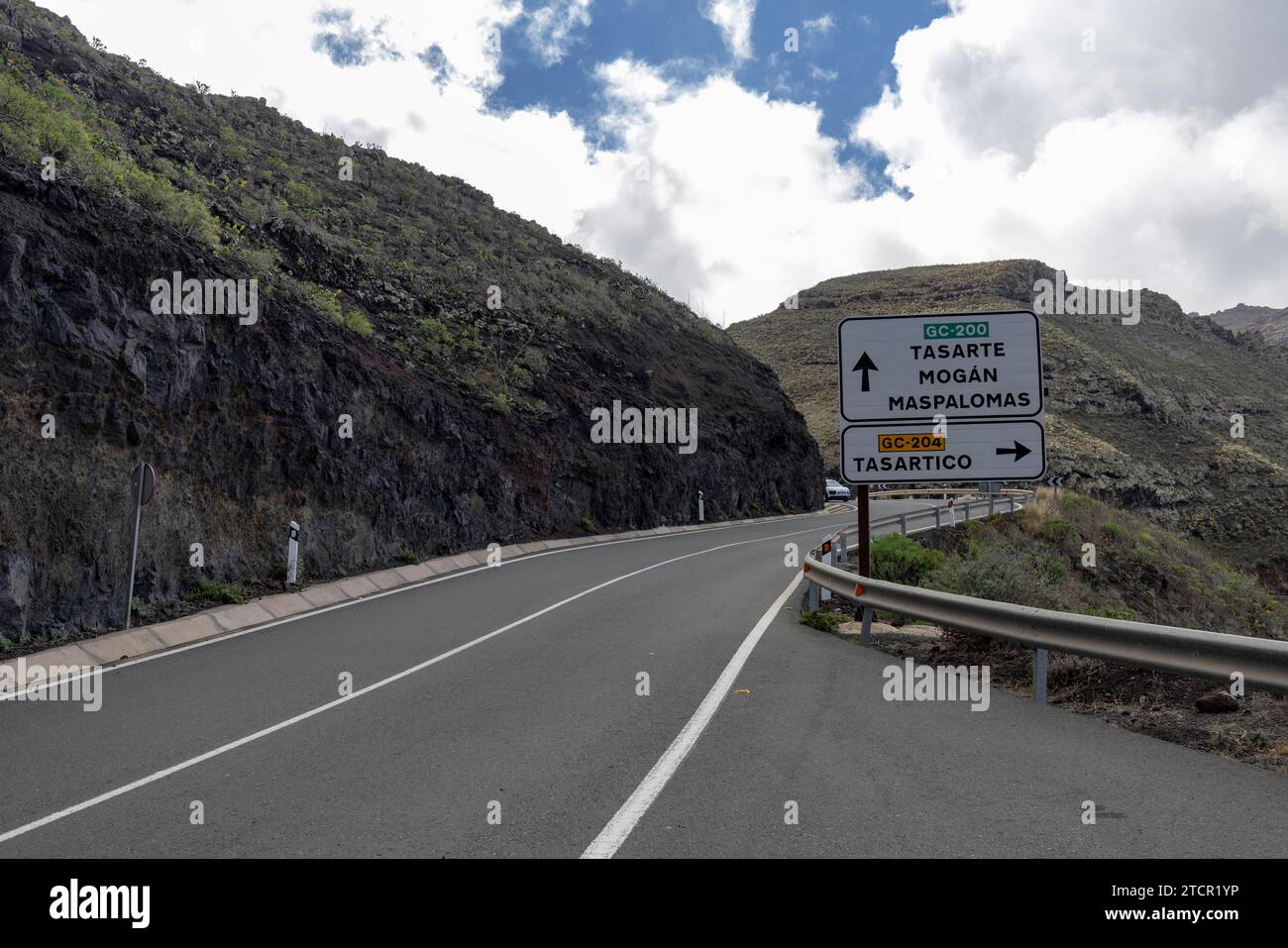 Mountain road, road signs Tasarte, Mogan, Maspalomas, Tasartico, Gran ...