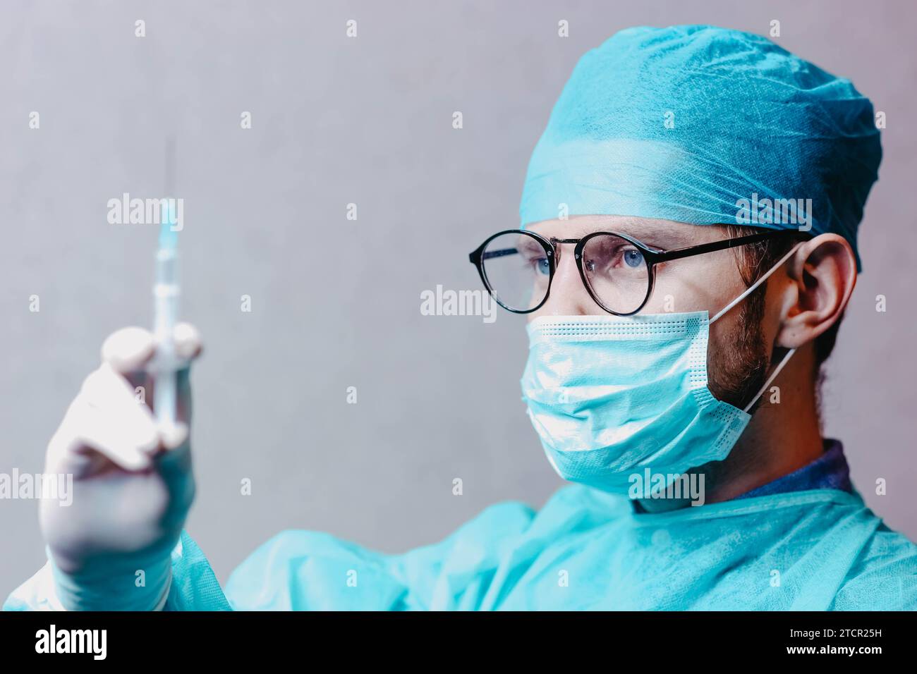 Preparation for injection hi-res stock photography and images - Alamy