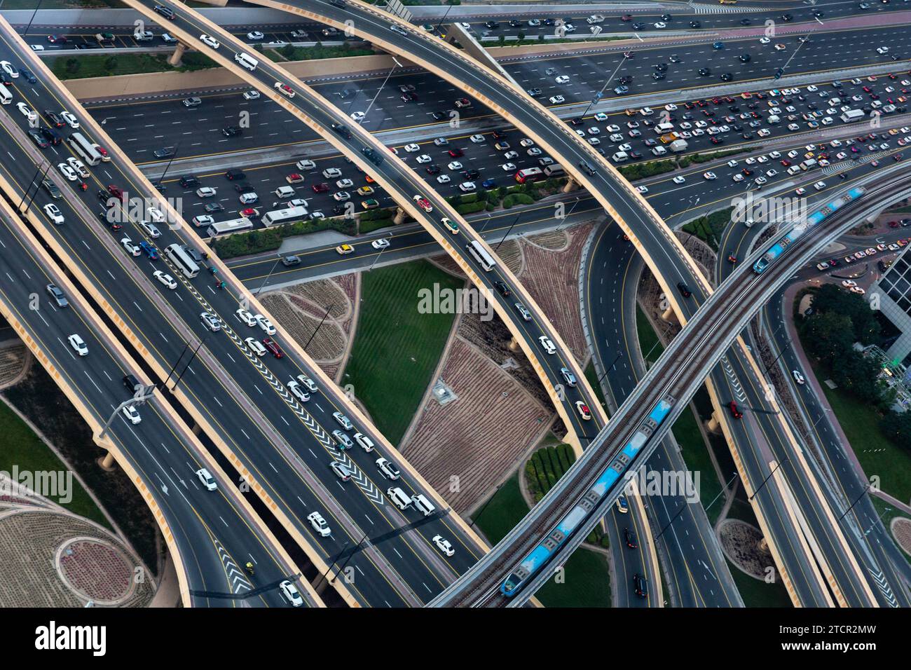 Dubai hot day traffic road hi-res stock photography and images - Alamy