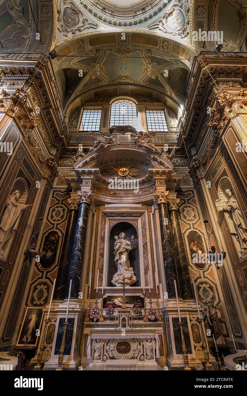 Italy altar hi-res stock photography and images - Alamy