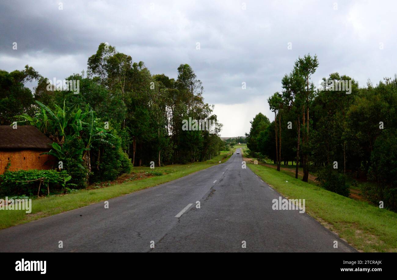 Driving in central Madagascar Stock Photo - Alamy