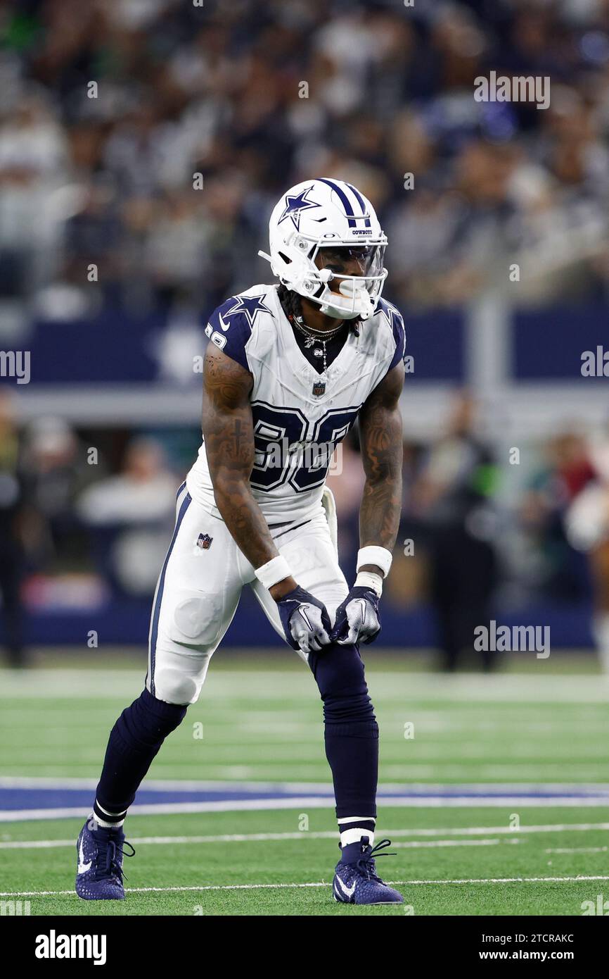 Dallas Cowboys wide receiver CeeDee Lamb (88) lines up for the snap ...