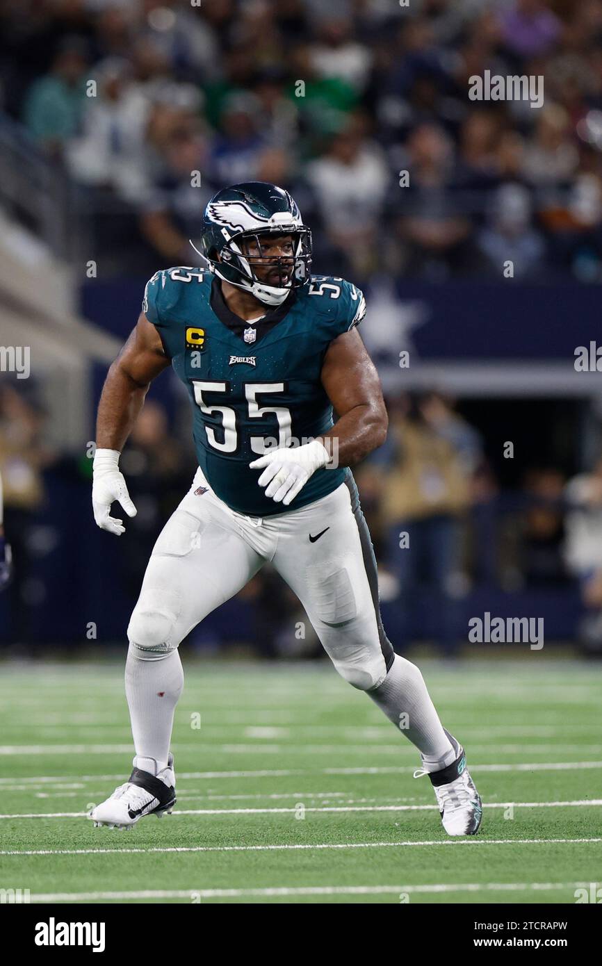 Philadelphia Eagles linebacker Brandon Graham (55) looks to defend ...