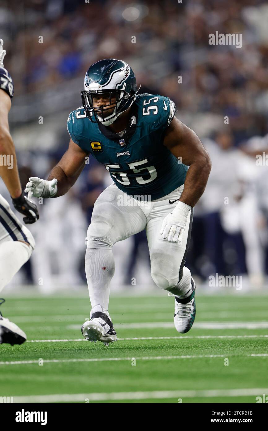 Philadelphia Eagles linebacker Brandon Graham (55) looks to defend ...