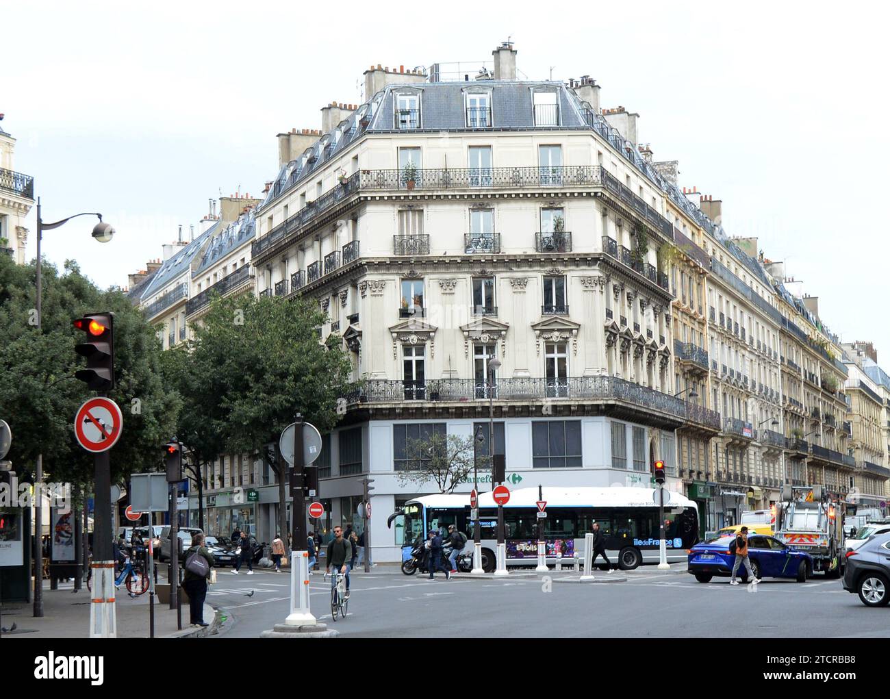 Rue de Châteaudun in Paris, France Stock Photo - Alamy