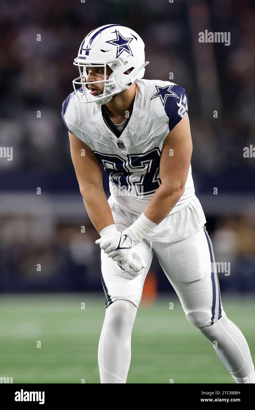 Dallas Cowboys tight end Jake Ferguson (87) lines up for the snap ...