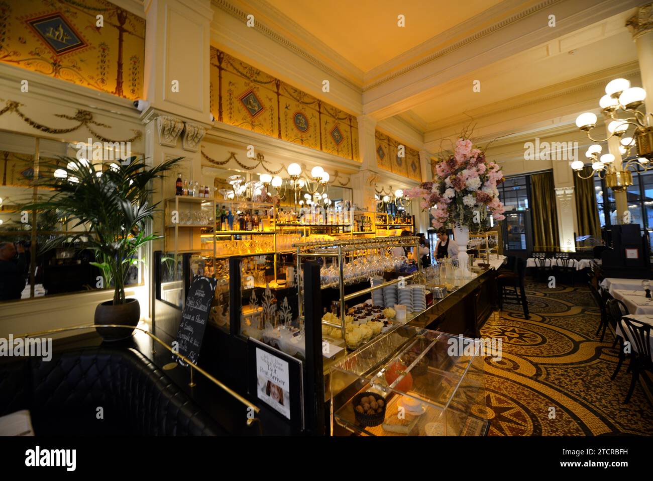 Le Grand Colbert - Brasserie Parisienne on rue Vivienne, Paris, France ...