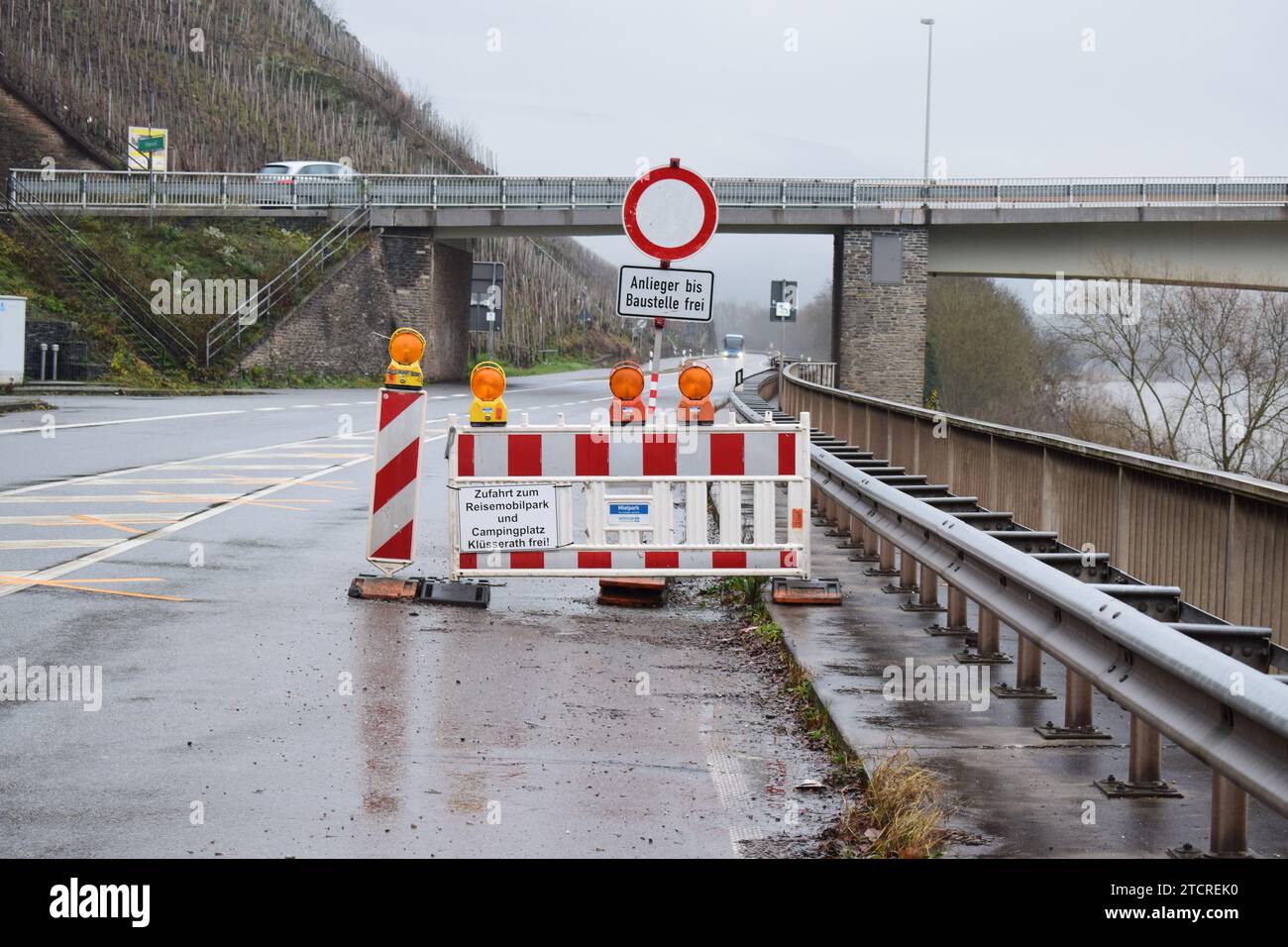 road block sign Stock Photo - Alamy
