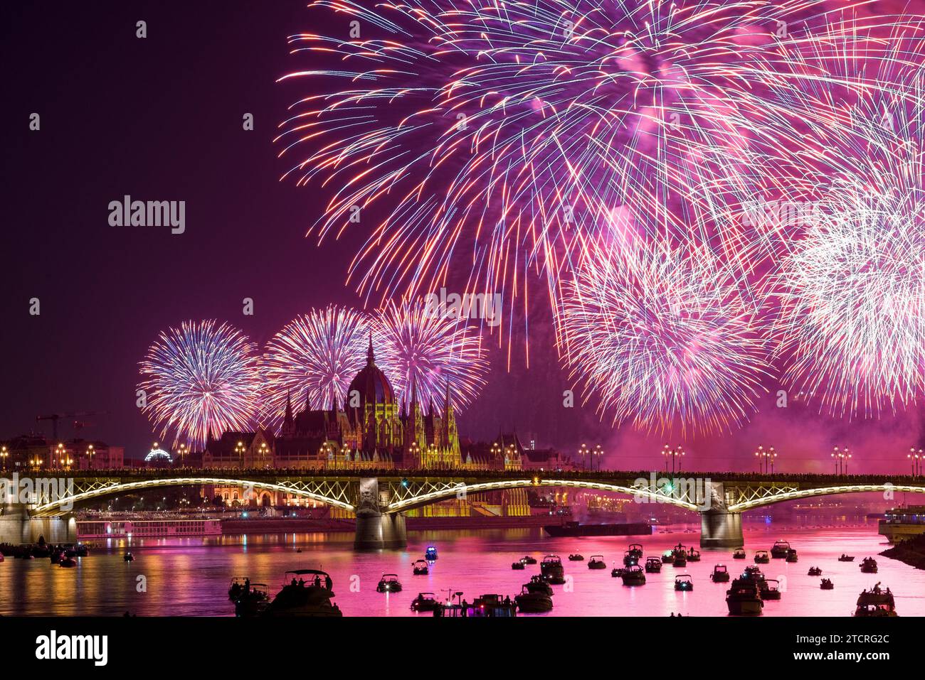 Fireworks over budapest hi-res stock photography and images - Alamy