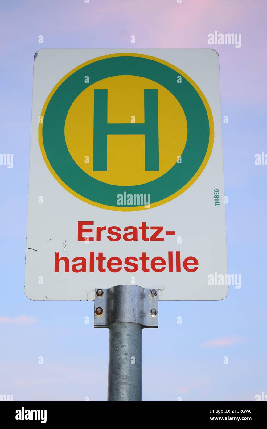 reserve bus stop sign Stock Photo - Alamy