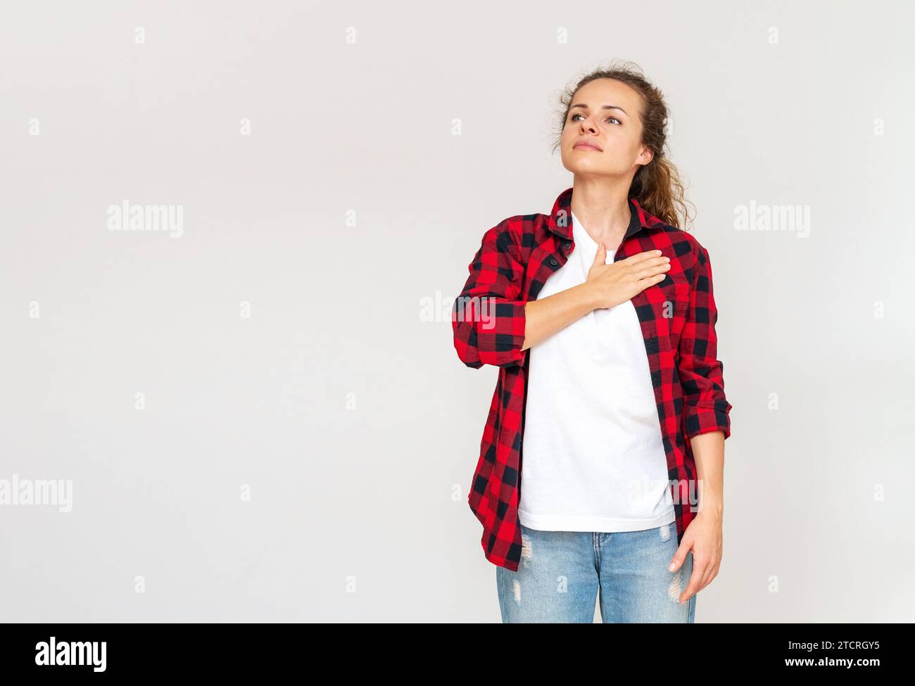 Hand on chest hi-res stock photography and images - Alamy