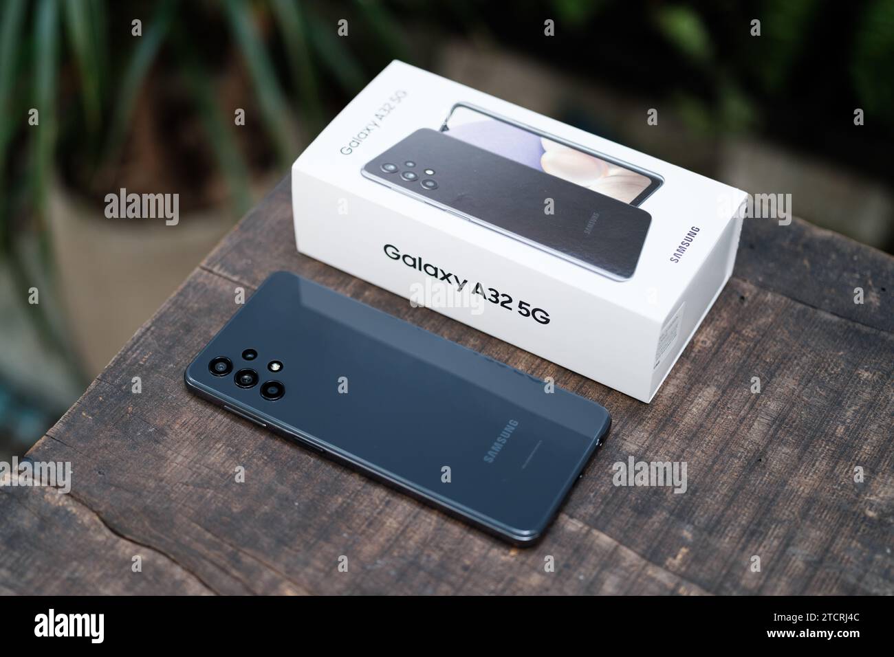 HCMC, VN - Dec 2023. Samsung Galaxy A32 smartphone Stock Photo - Alamy