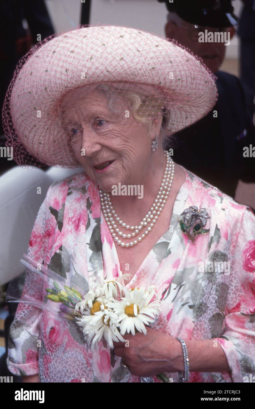 Clarence house queen mother hi-res stock photography and images - Alamy