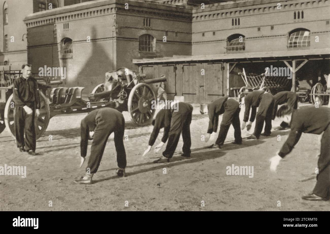 German soldiers are actively engaged in their compulsory sports ...
