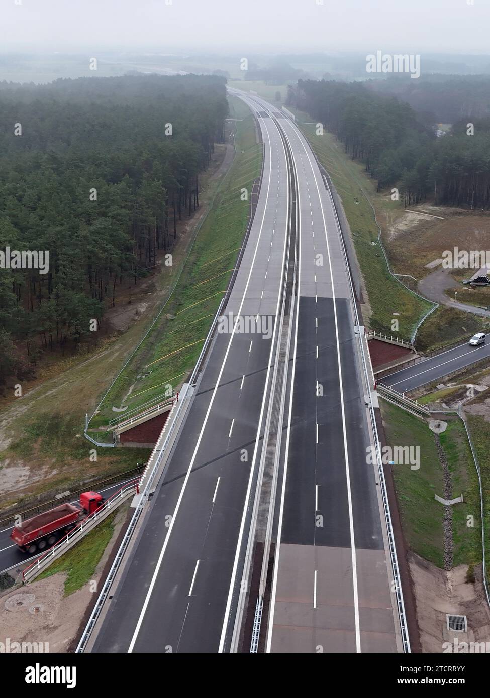 14 December 2023, Saxony-Anhalt, Lüderitz: View of a section of the A14 ...